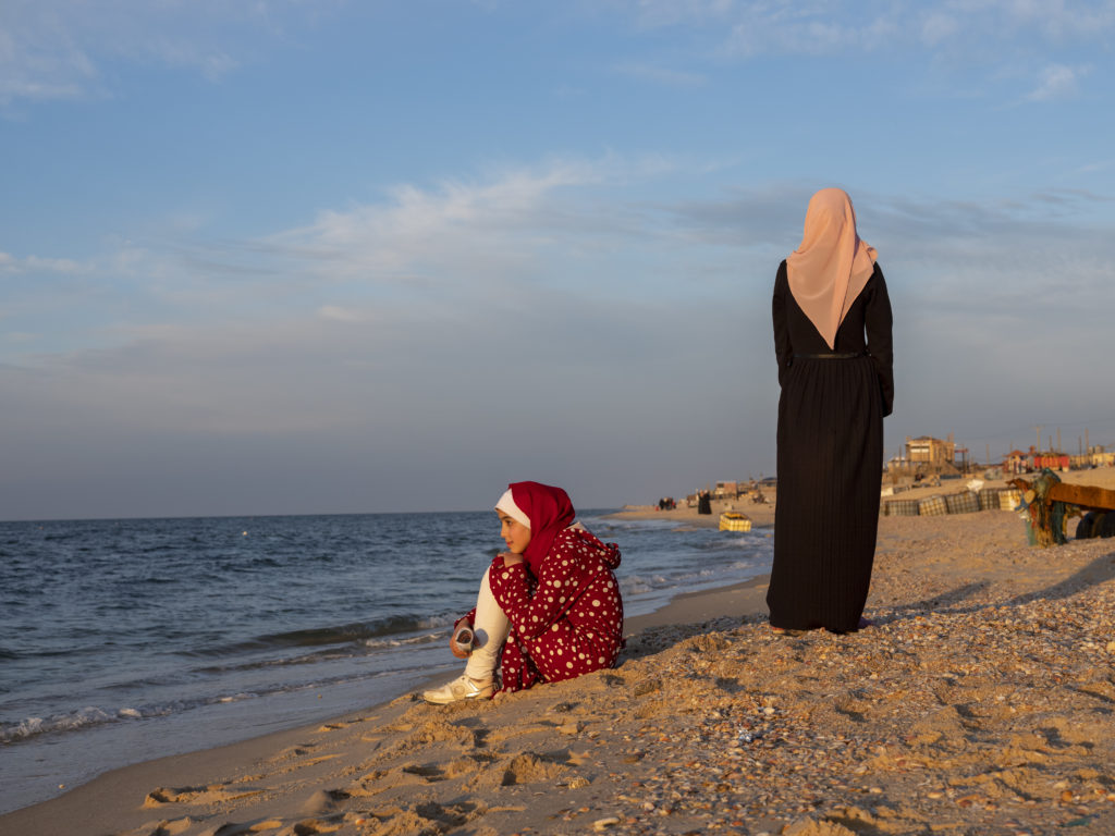 PHOTO SERIES: THE FEMALE EXPERIENCE OF WAR - Save the Children Canada