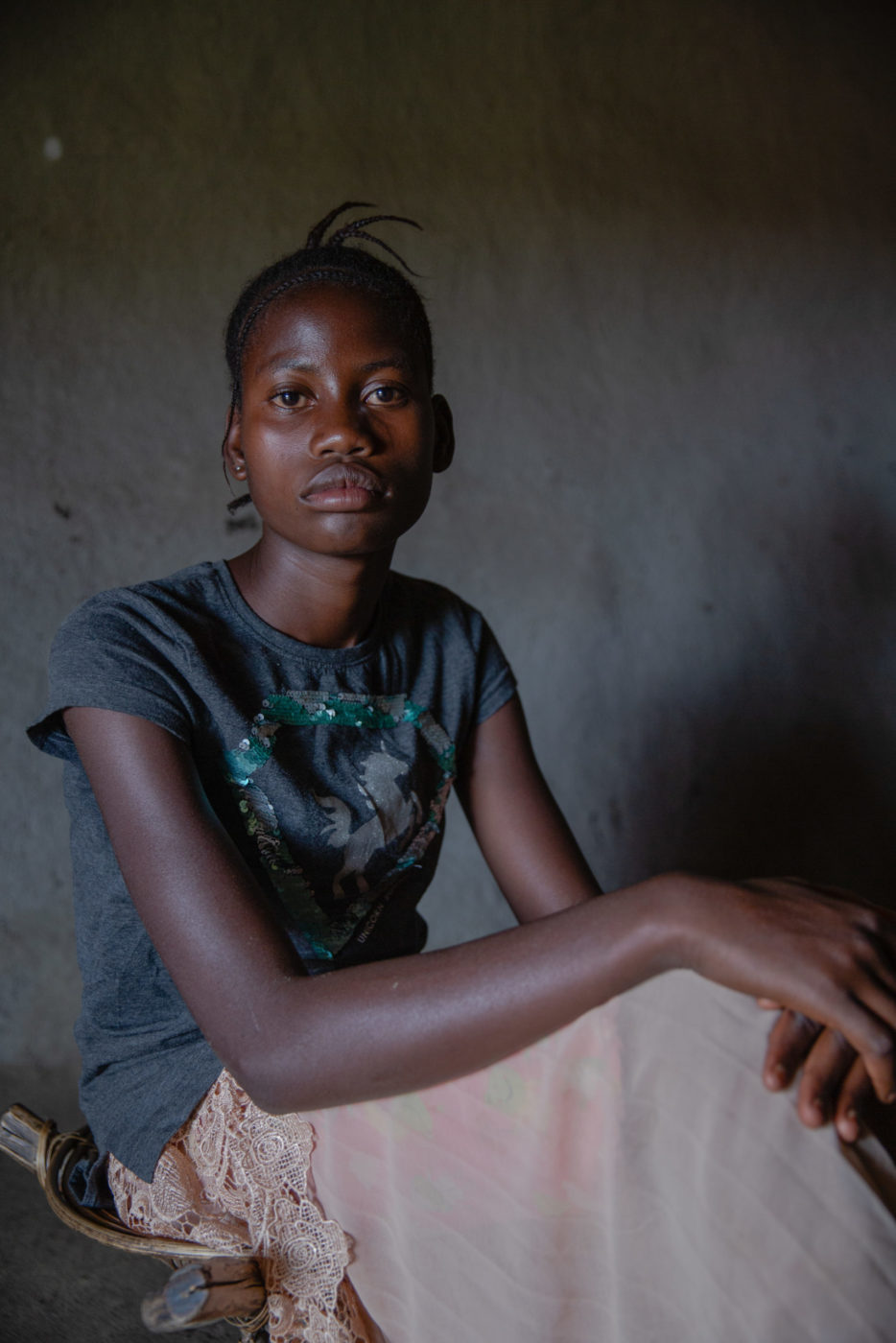 PHOTO SERIES: THE FEMALE EXPERIENCE OF WAR - Save the Children Canada