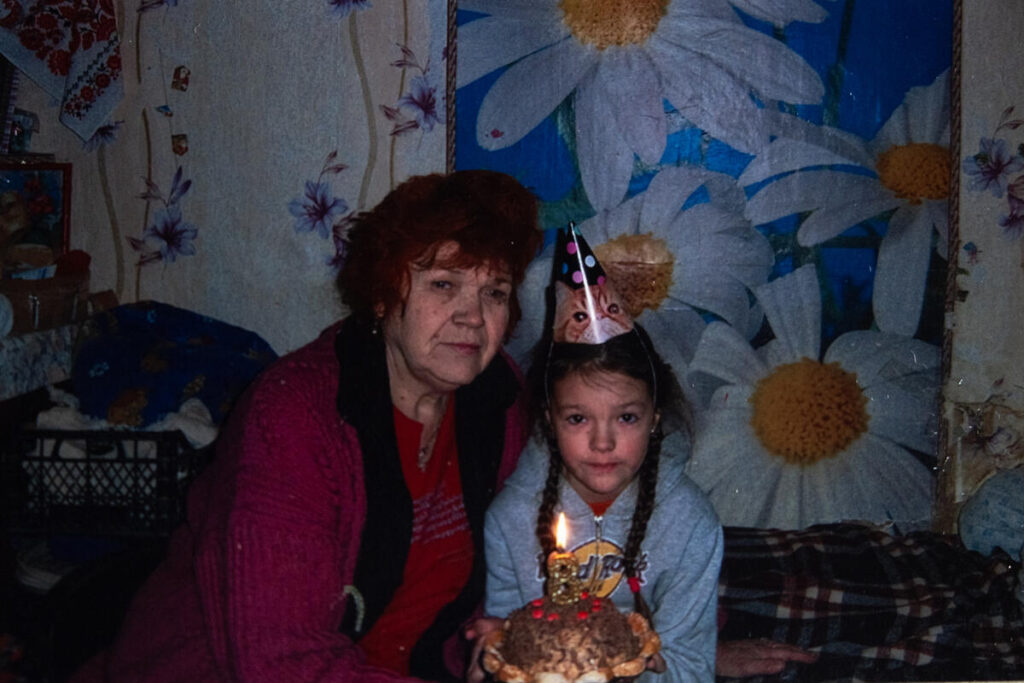 Ukrainians struggle to stay warm and safe - Save the Children Canada